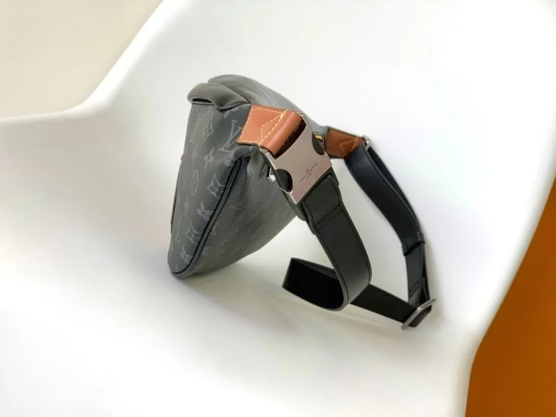 Brand-authenticated Louis Vuitton Waist Chest Packs