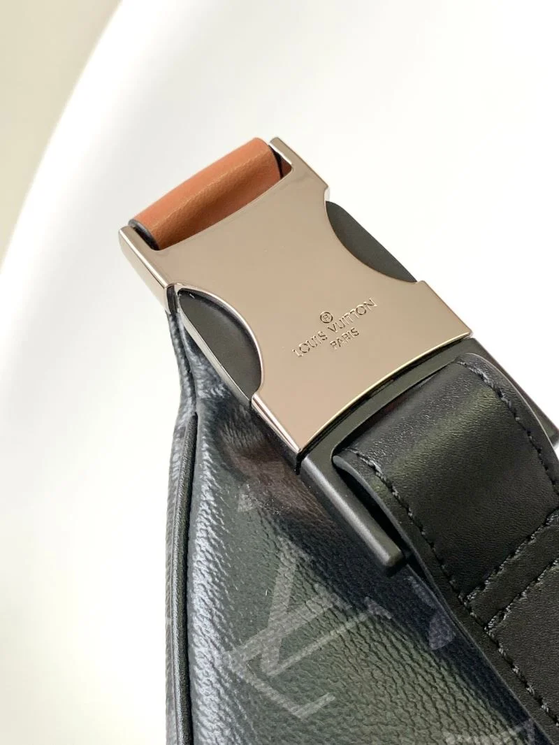 Brand-authenticated Louis Vuitton Waist Chest Packs