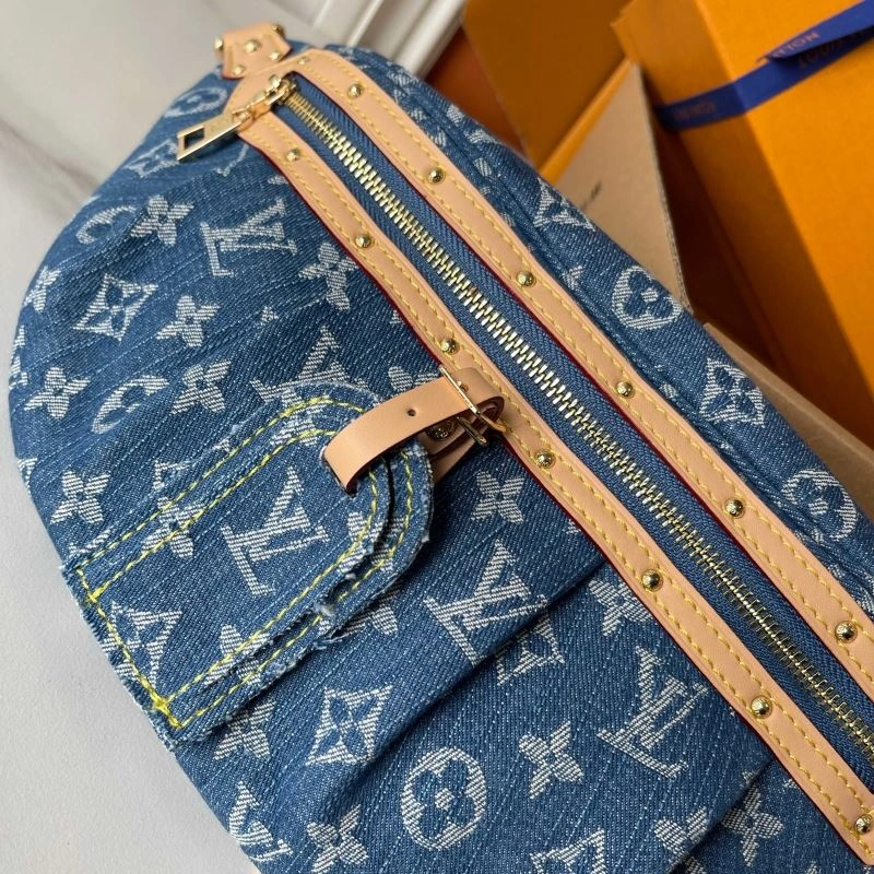 Brand-authenticated Louis Vuitton Waist Chest Packs