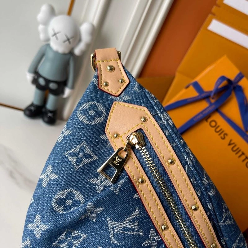 Brand-authenticated Louis Vuitton Waist Chest Packs