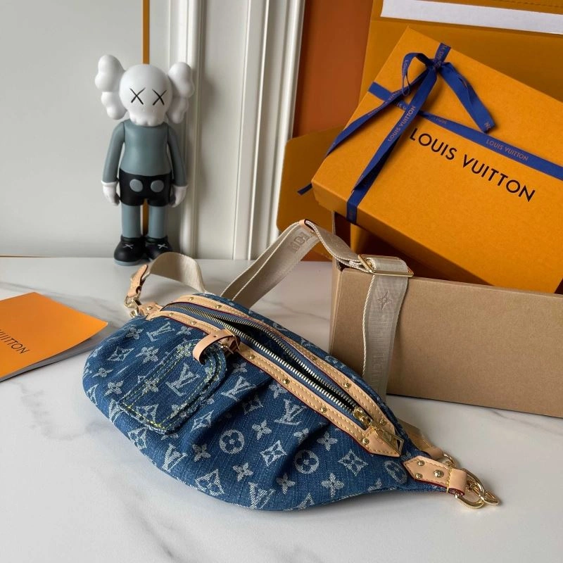 Brand-authenticated Louis Vuitton Waist Chest Packs