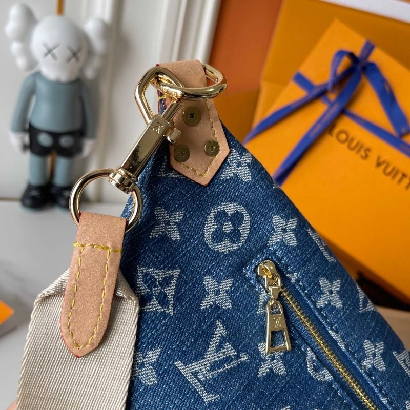 Brand-authenticated Louis Vuitton Waist Chest Packs