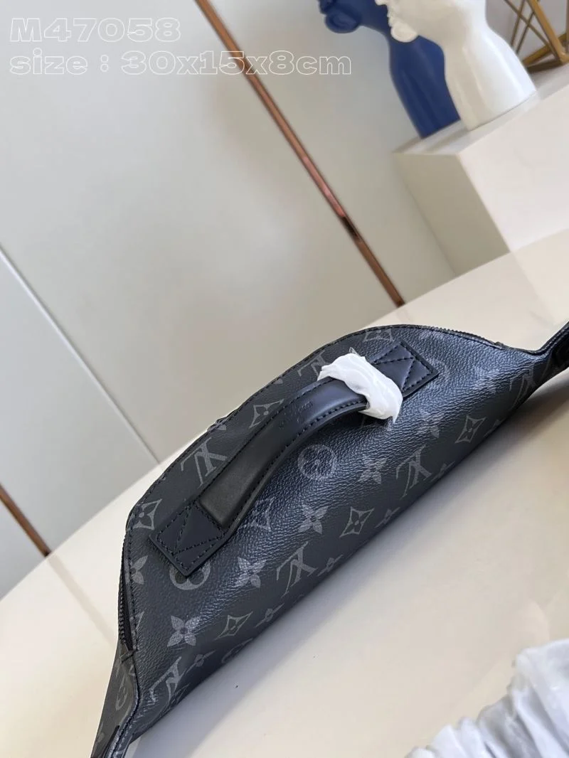 Brand-authenticated Louis Vuitton Waist Chest Packs