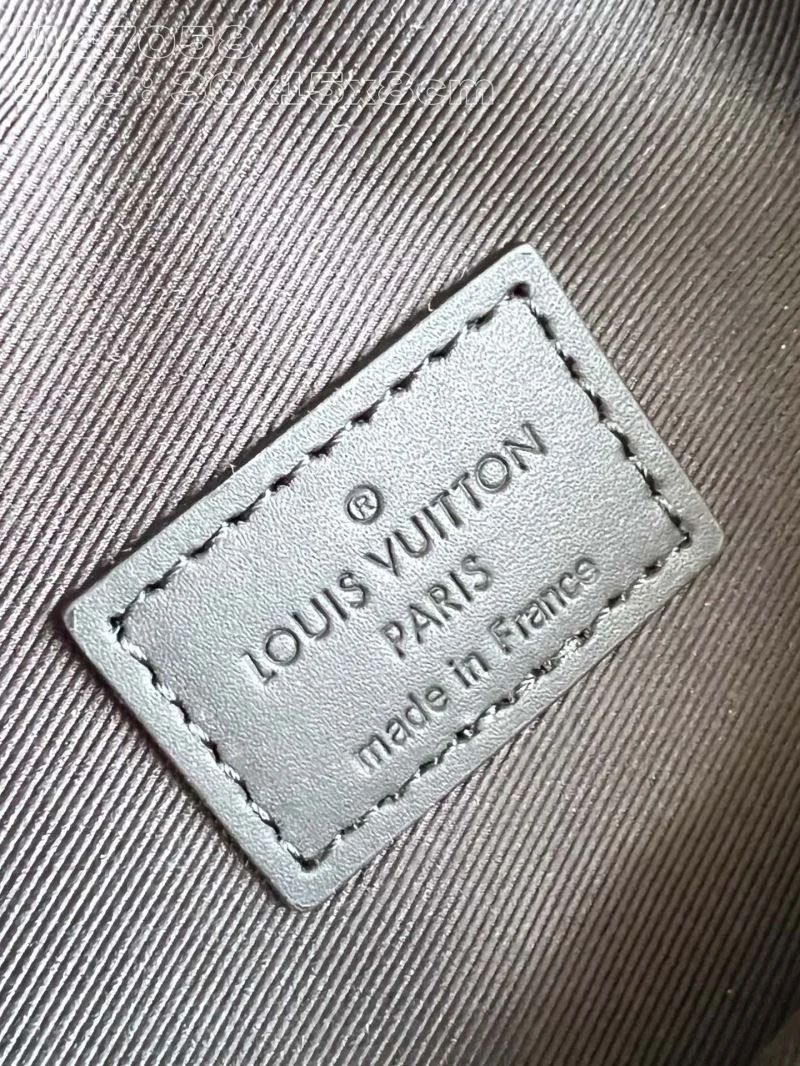 Brand-authenticated Louis Vuitton Waist Chest Packs