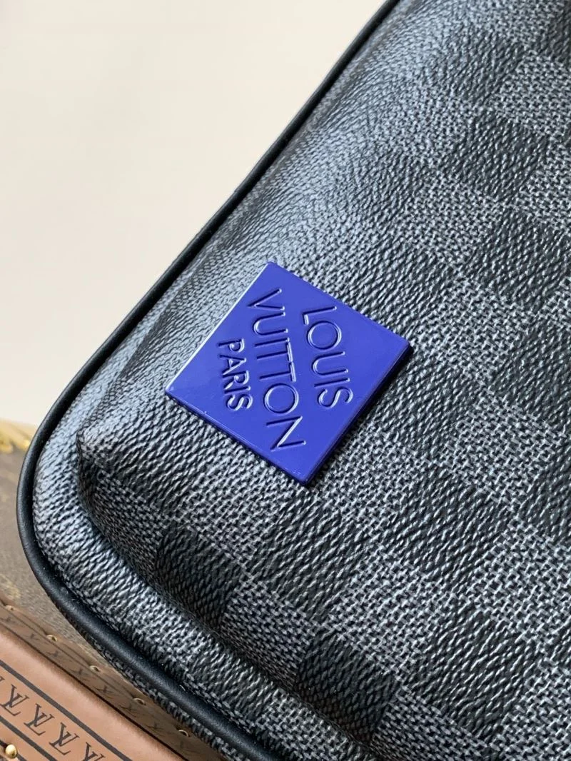 Accurate model Louis Vuitton Waist Chest Packs