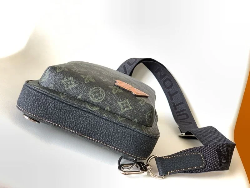 Brand-authenticated Louis Vuitton Waist Chest Packs