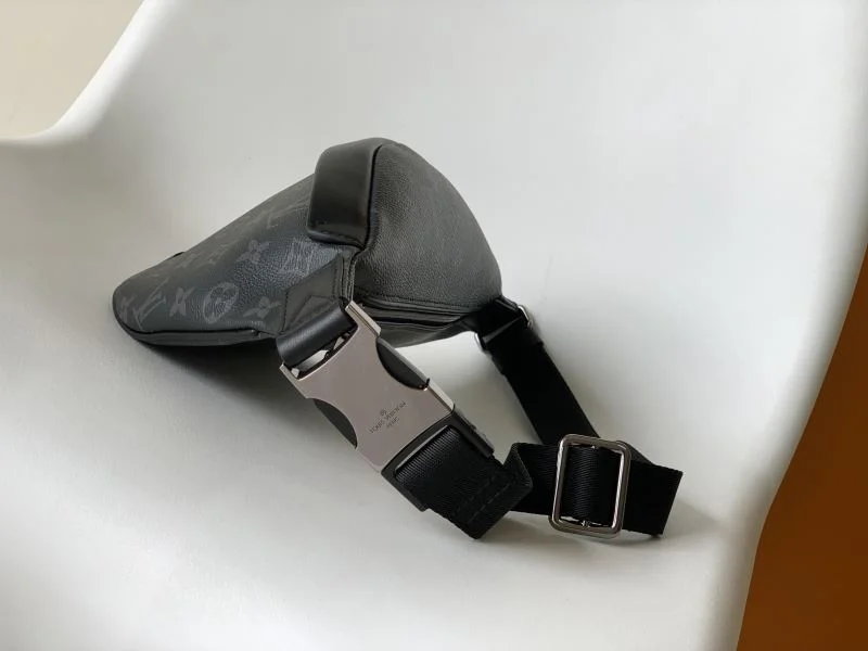 Brand-authenticated Louis Vuitton Waist Chest Packs