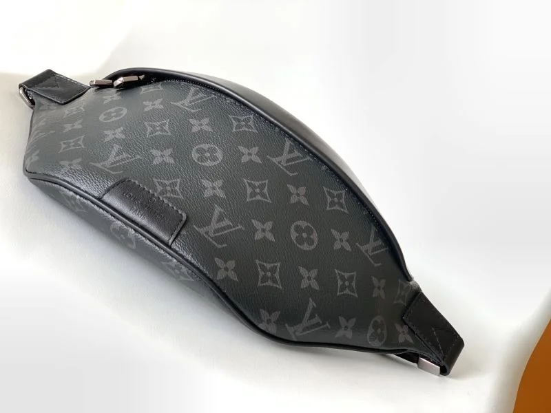 Brand-authenticated Louis Vuitton Waist Chest Packs