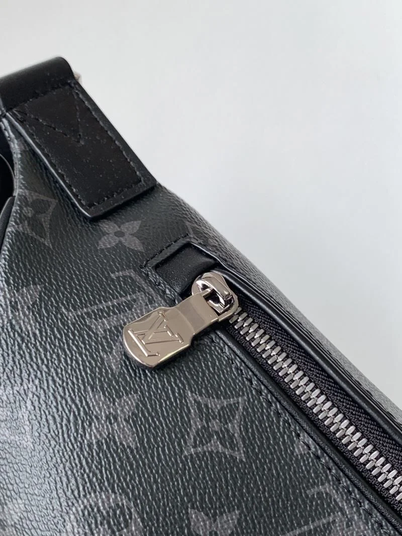Brand-authenticated Louis Vuitton Waist Chest Packs