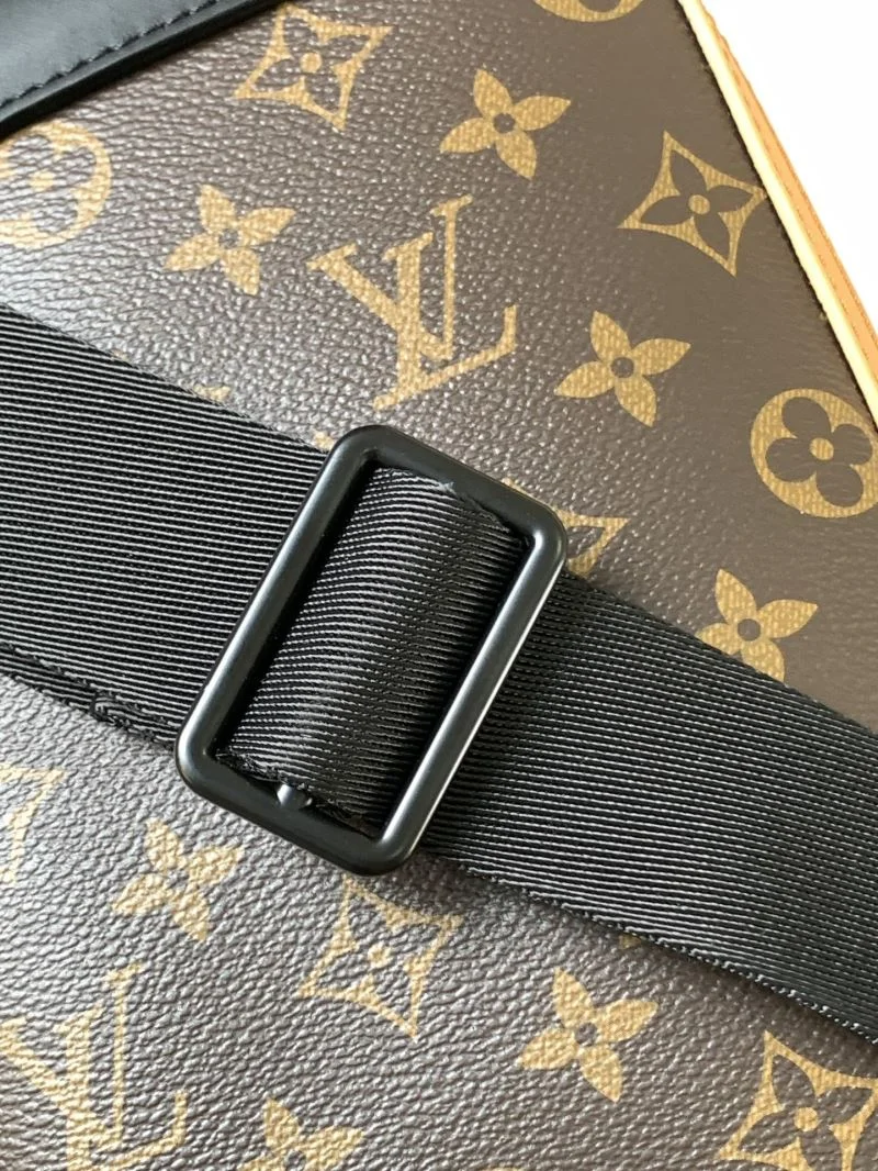 Brand-authenticated Louis Vuitton Waist Chest Packs
