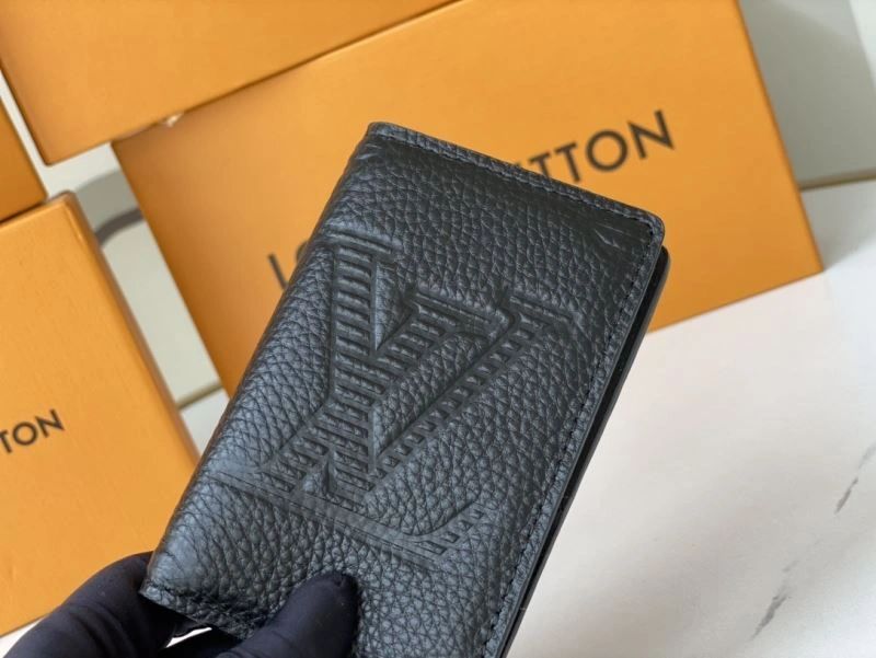 Indistinguishable Louis Vuitton Wallets Purse