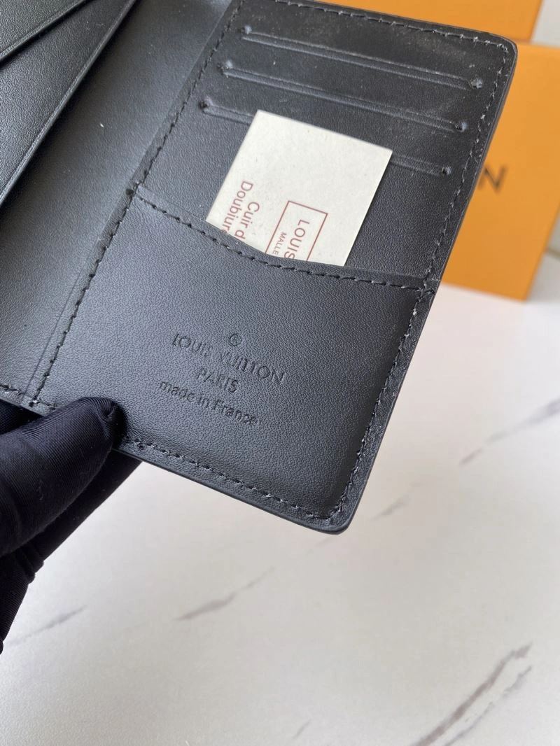 Indistinguishable Louis Vuitton Wallets Purse