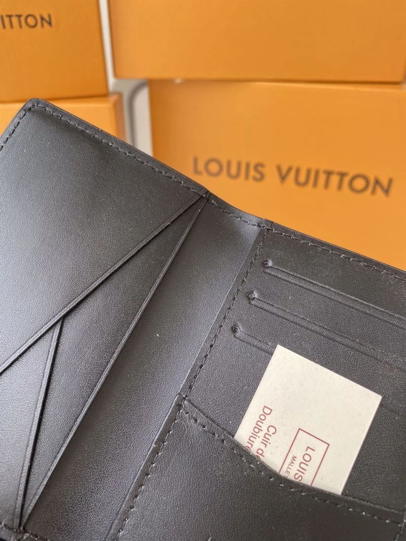 Indistinguishable Louis Vuitton Wallets Purse