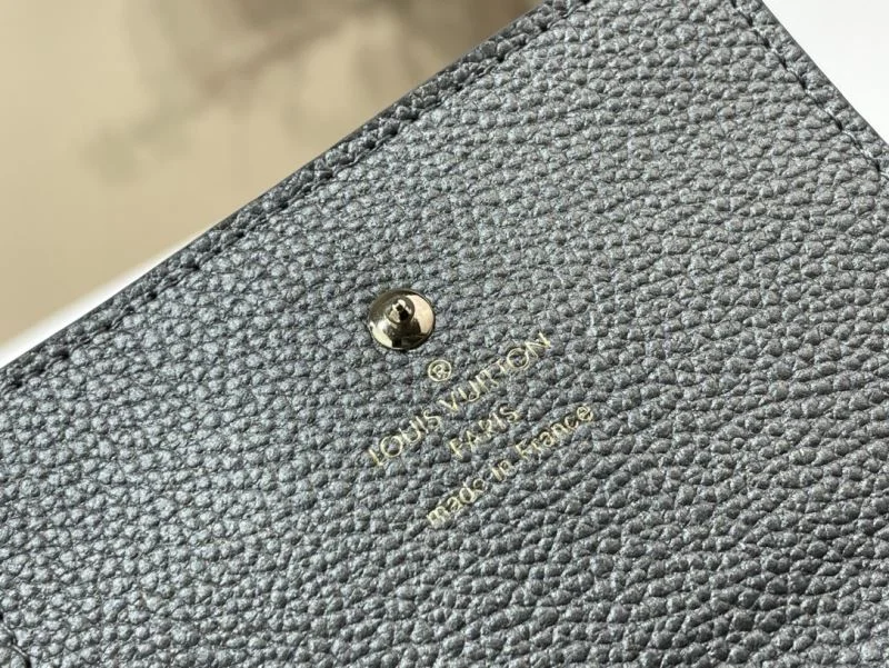 Exact replica Louis Vuitton Wallets Purse