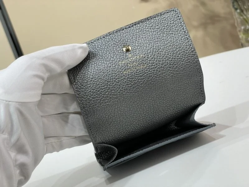 Exact replica Louis Vuitton Wallets Purse