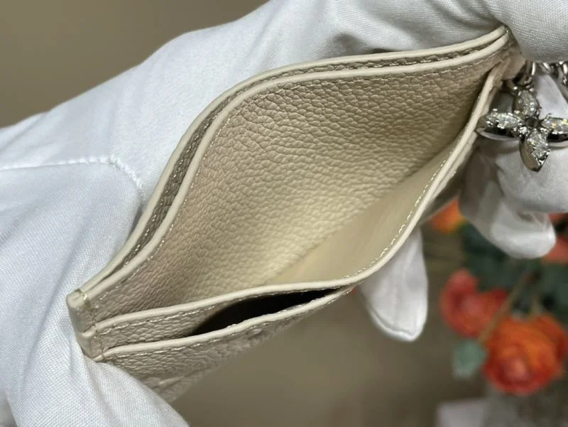 Perfect replica Louis Vuitton Wallets Purse
