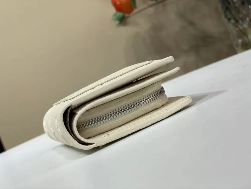 Exact replica Louis Vuitton Wallets Purse