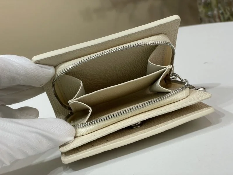 Exact replica Louis Vuitton Wallets Purse