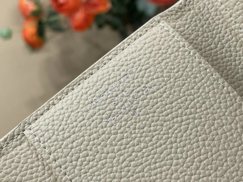Mirror quality Louis Vuitton Wallets Purse