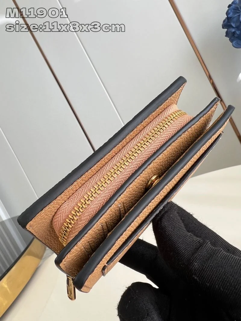 Indistinguishable Louis Vuitton Wallets Purse