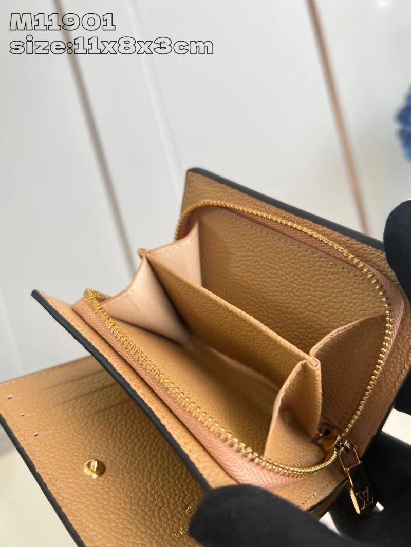 Indistinguishable Louis Vuitton Wallets Purse