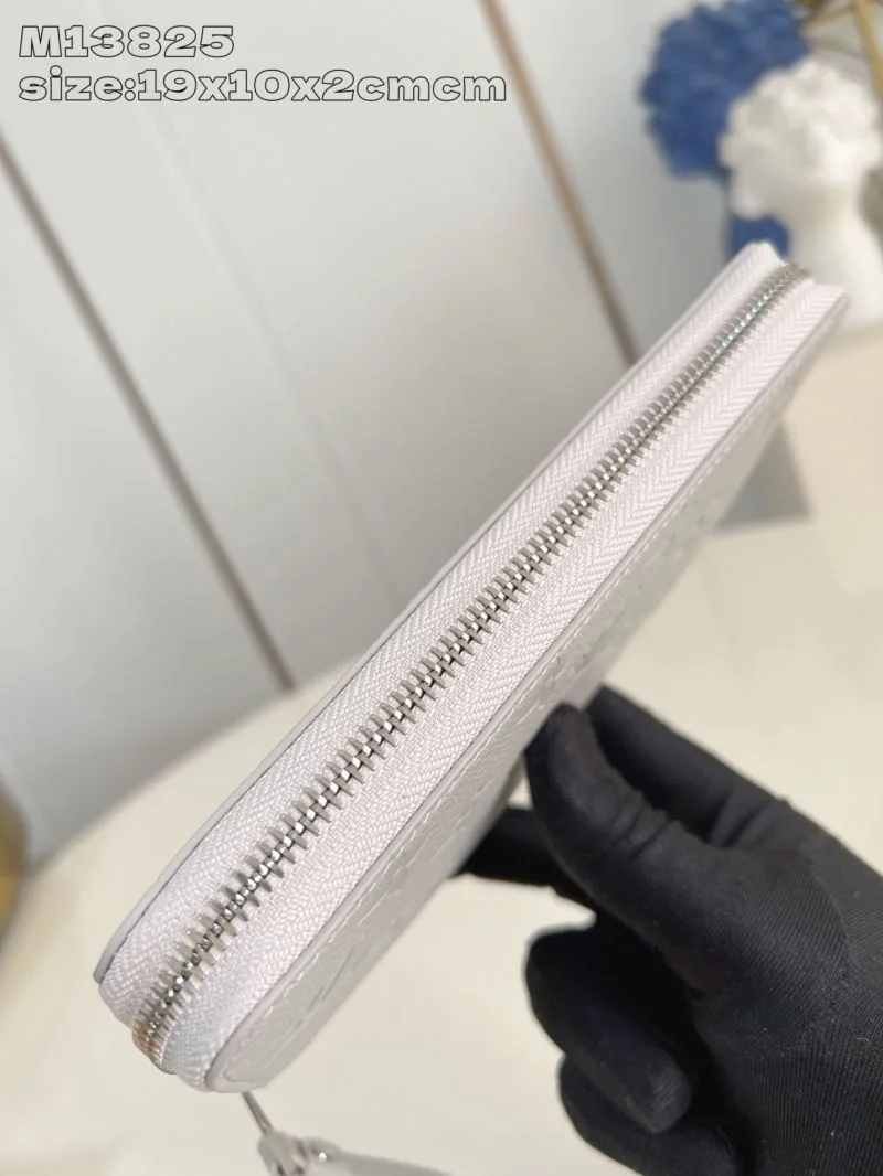 Value-priced Louis Vuitton Wallets Purse