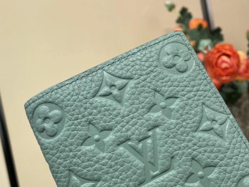 Perfect replica Louis Vuitton Wallets Purse