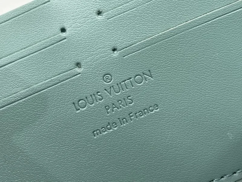 High accuracy Louis Vuitton Wallets Purse