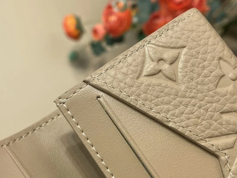 Exact replica Louis Vuitton Wallets Purse