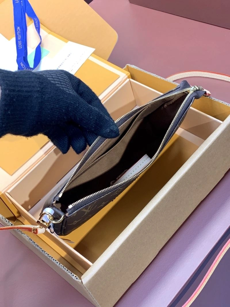 Indistinguishable Louis Vuitton Wallets Purse
