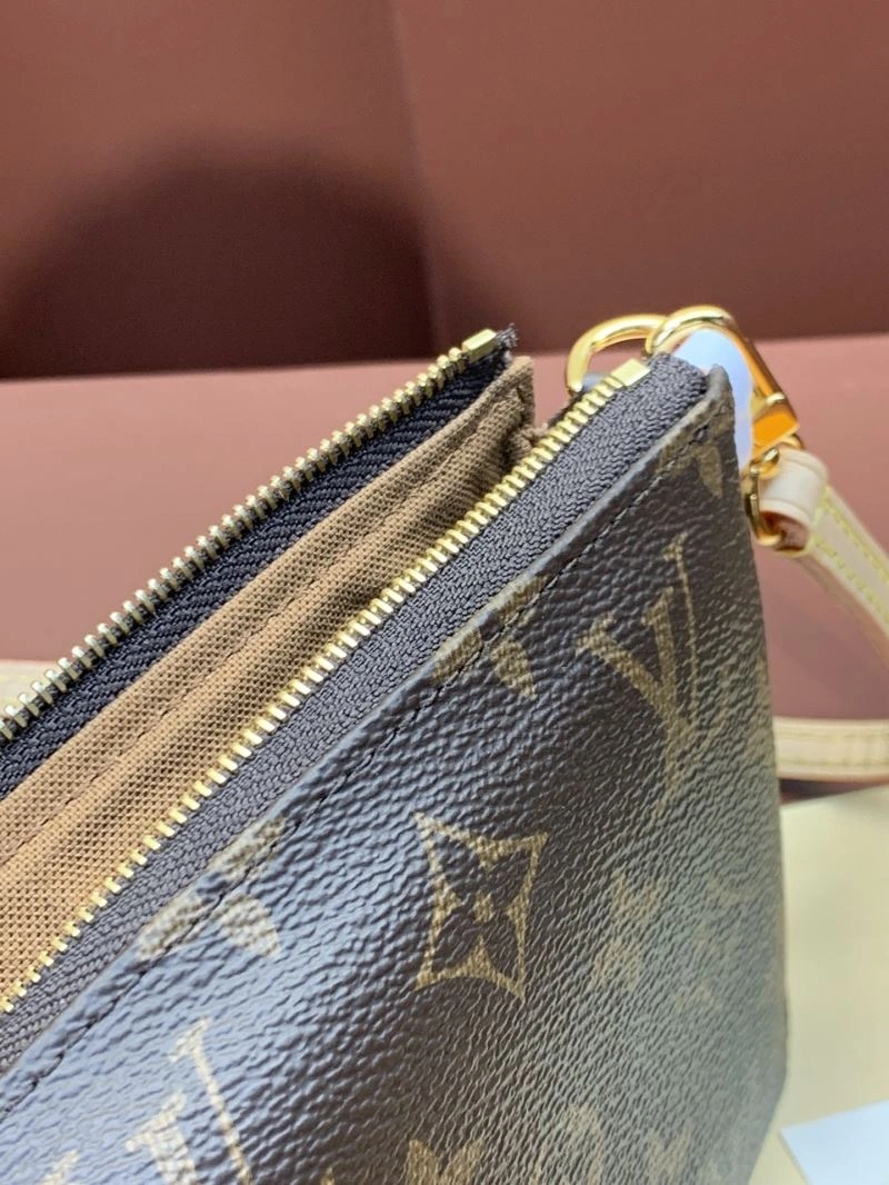 Indistinguishable Louis Vuitton Wallets Purse
