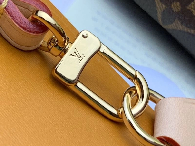 Indistinguishable Louis Vuitton Wallets Purse