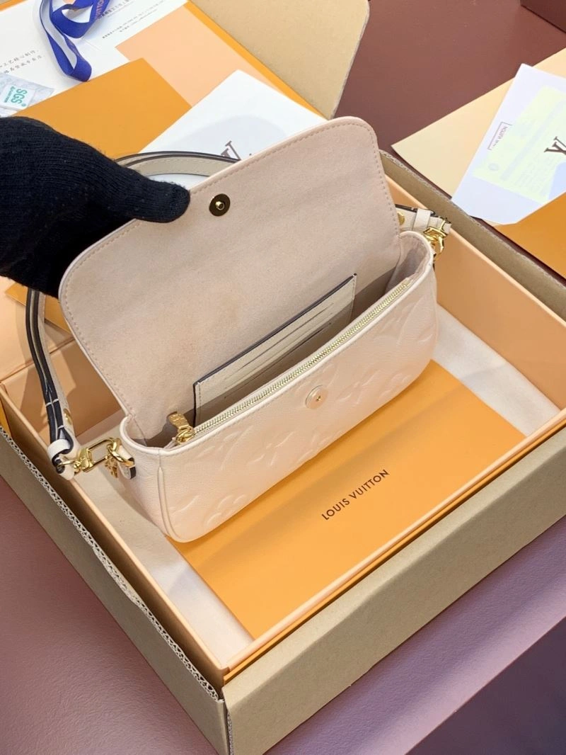 Indistinguishable Louis Vuitton Wallets Purse