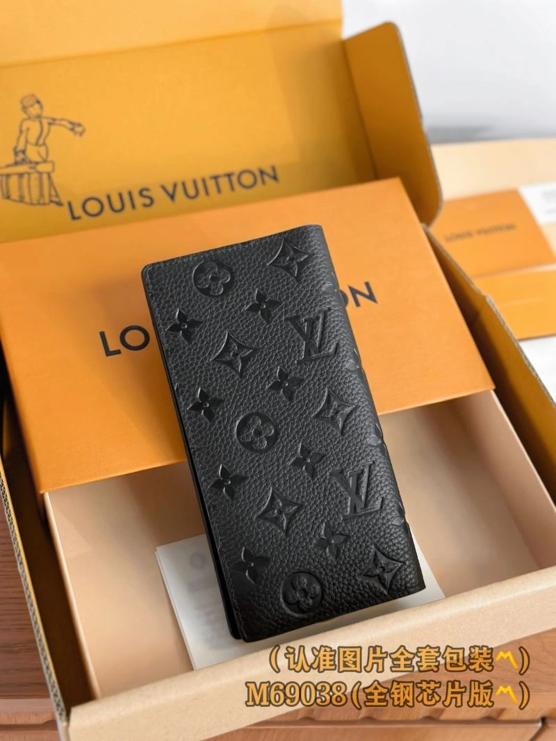 Indistinguishable Louis Vuitton Wallets Purse