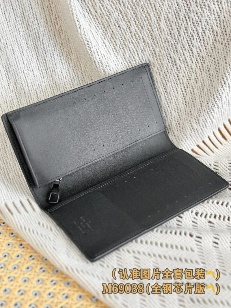 Indistinguishable Louis Vuitton Wallets Purse
