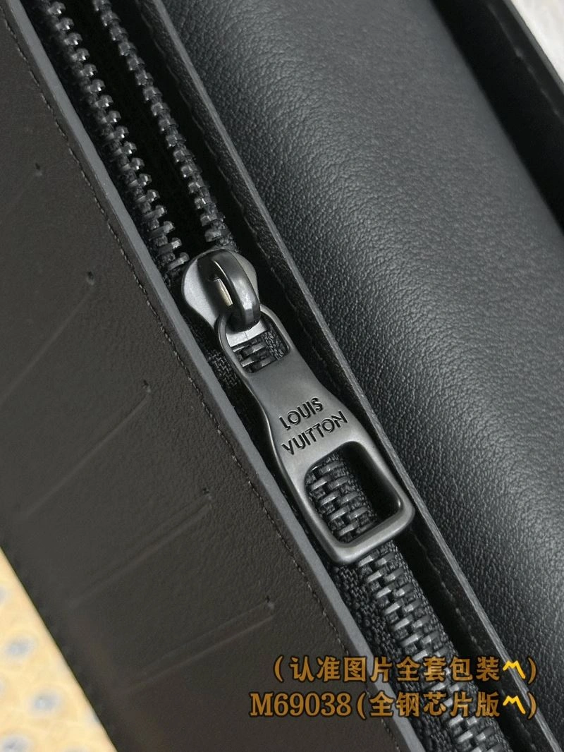 Indistinguishable Louis Vuitton Wallets Purse