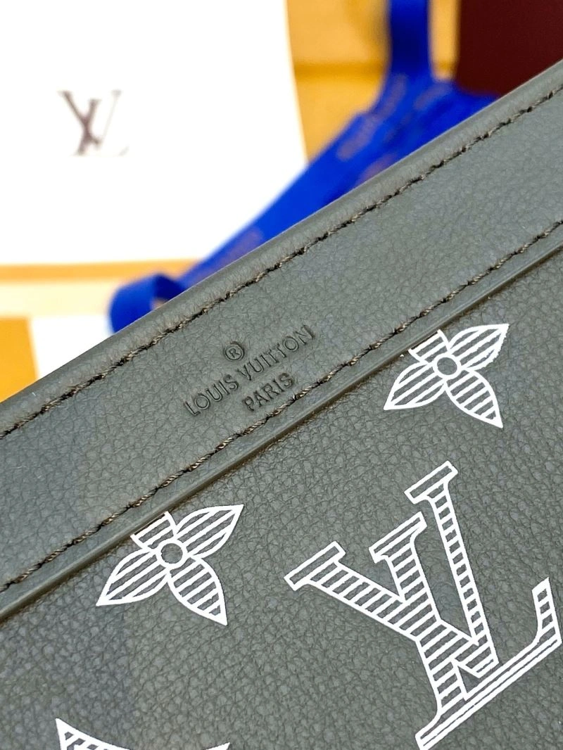 Exact replica Louis Vuitton Wallets Purse