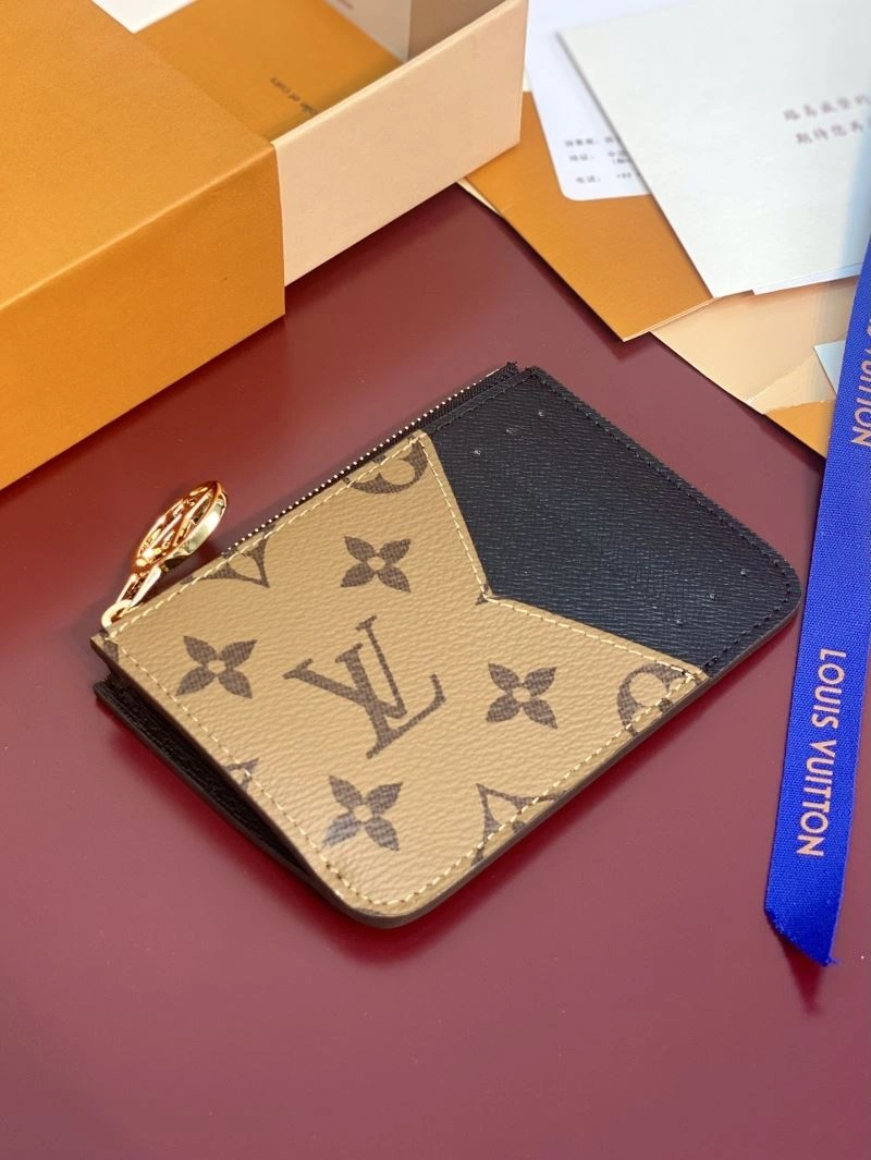 Indistinguishable Louis Vuitton Wallets Purse