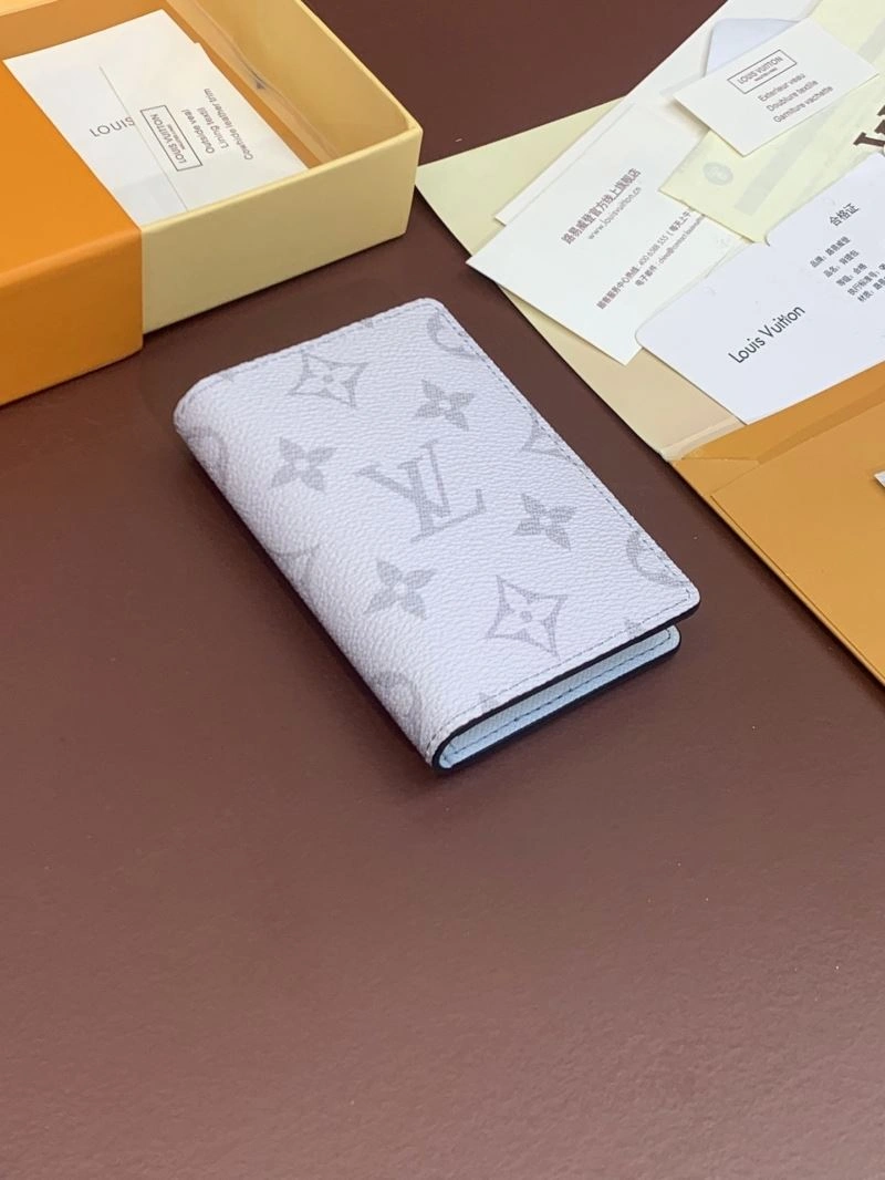 Indistinguishable Louis Vuitton Wallets Purse