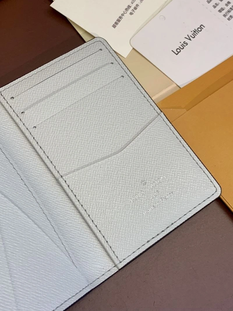 Indistinguishable Louis Vuitton Wallets Purse