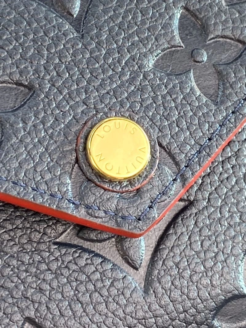 Accurate model Louis Vuitton Wallets Purse