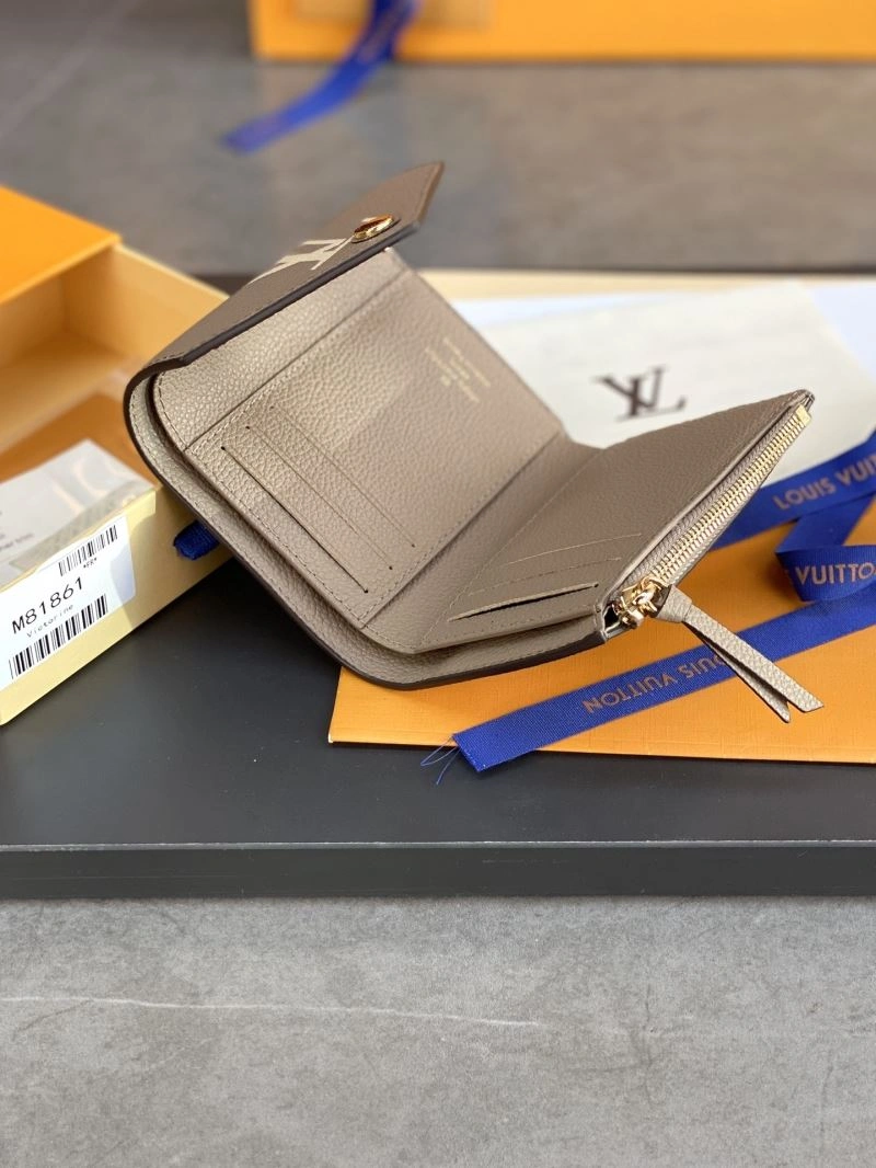 Indistinguishable Louis Vuitton Wallets Purse