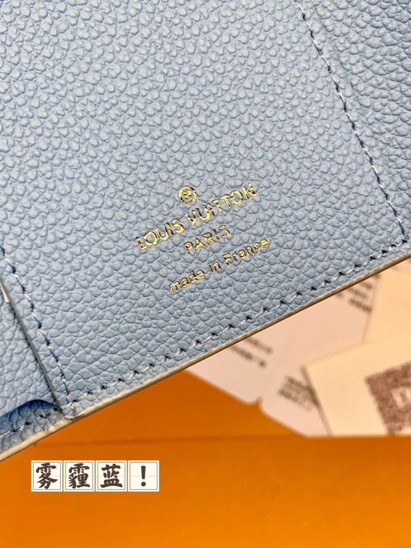 Indistinguishable Louis Vuitton Wallets Purse