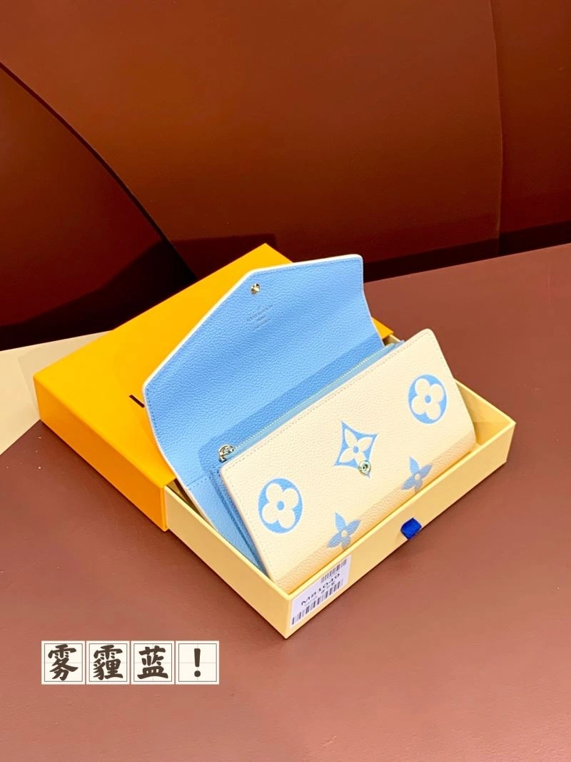 Indistinguishable Louis Vuitton Wallets Purse