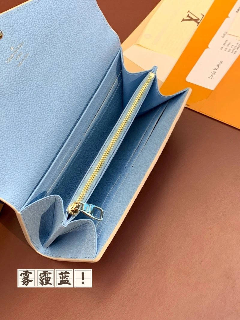 Indistinguishable Louis Vuitton Wallets Purse