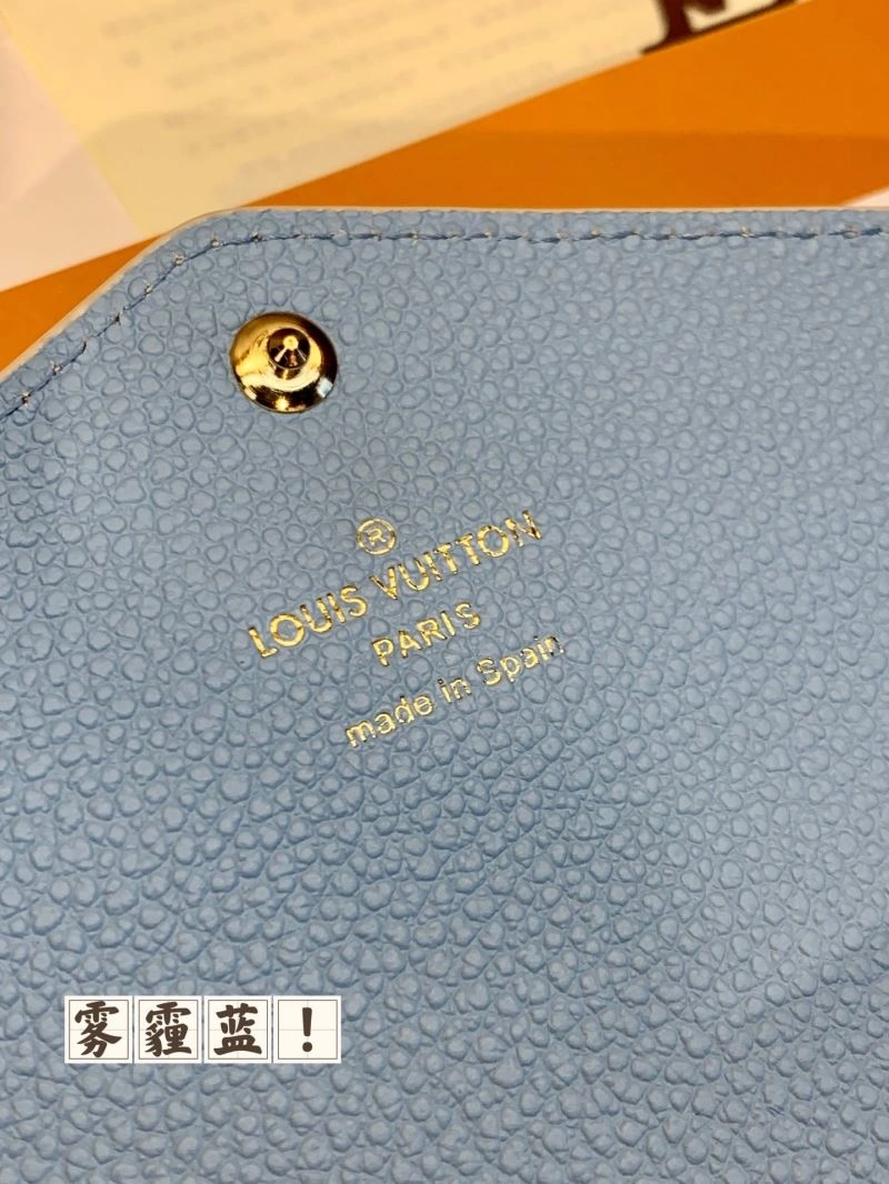 Indistinguishable Louis Vuitton Wallets Purse