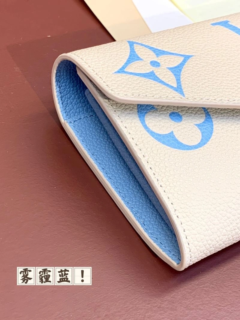 Indistinguishable Louis Vuitton Wallets Purse