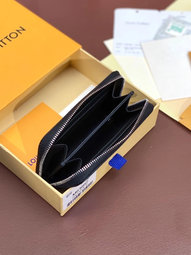 Indistinguishable Louis Vuitton Wallets Purse