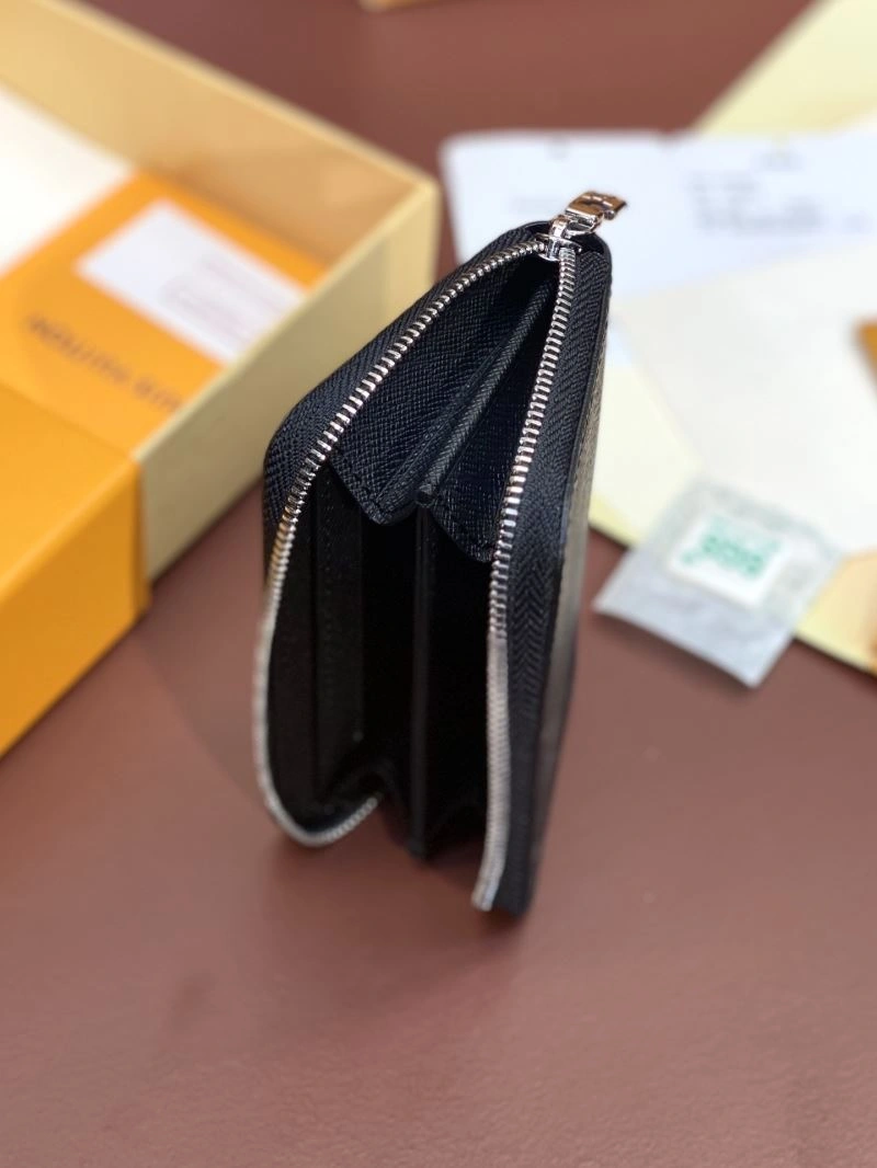 Indistinguishable Louis Vuitton Wallets Purse