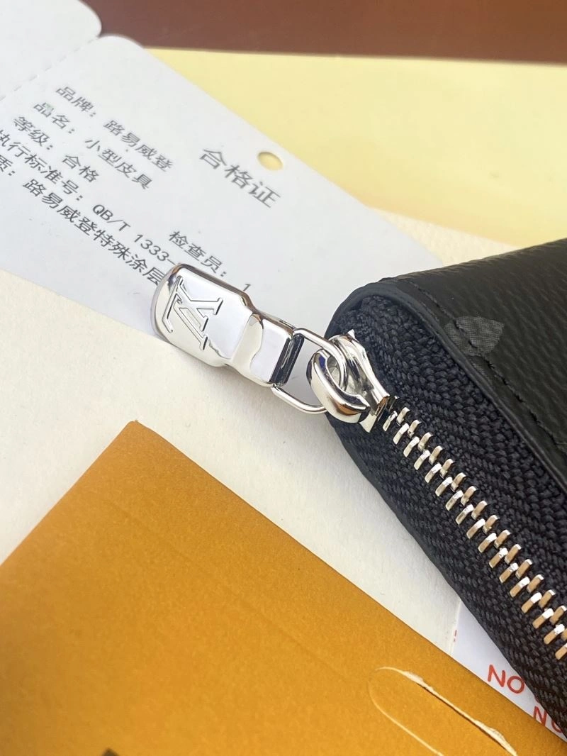 Indistinguishable Louis Vuitton Wallets Purse